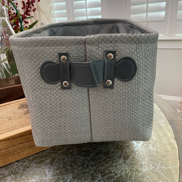 TAYLOR MADISON | Bath | Taylor Madison Bathroom Collection Organizer ...